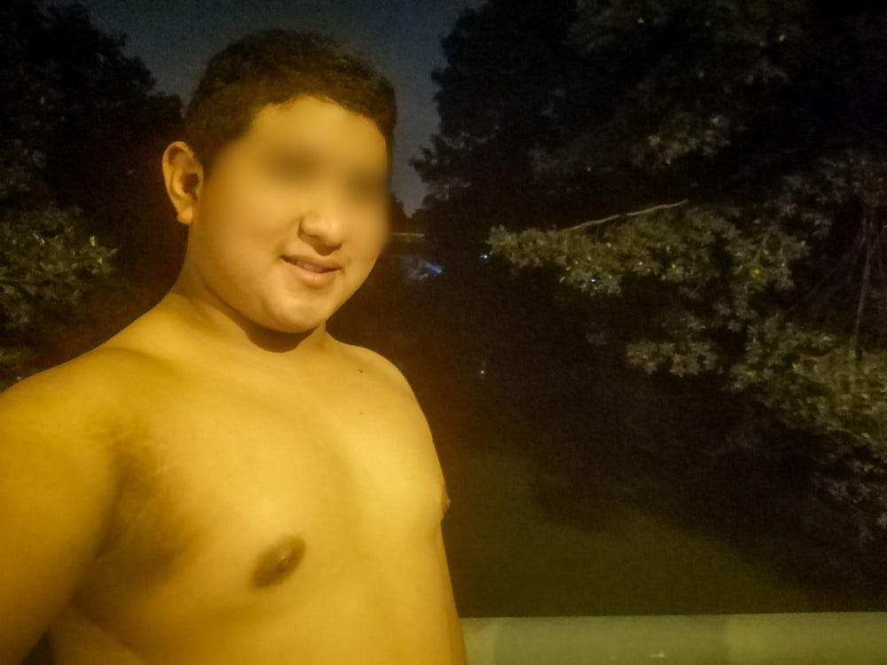 Foticos Nocturnas En La Calle Sin Camiseta 01 16 Pics Xhamster