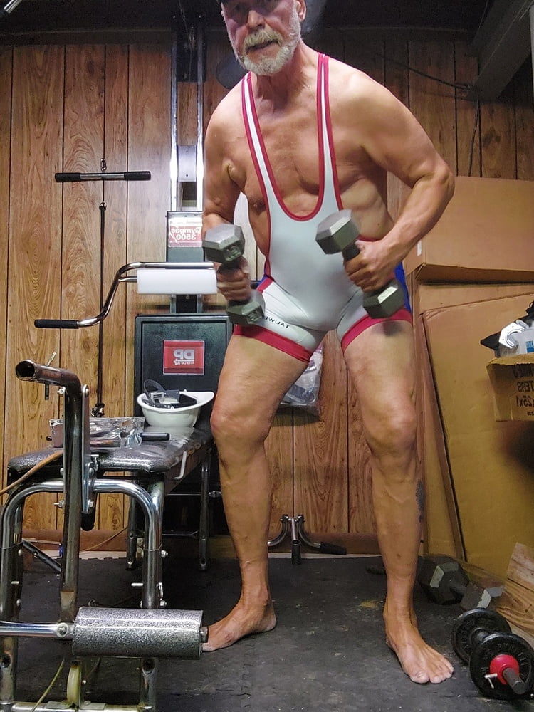 Working Out In Singlet 12 Pics Xhamster