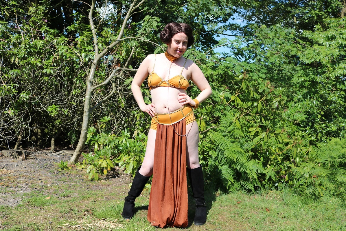Princess Leia Organa Slave Girl Cosplay In The Garden 18 Pics Xhamster